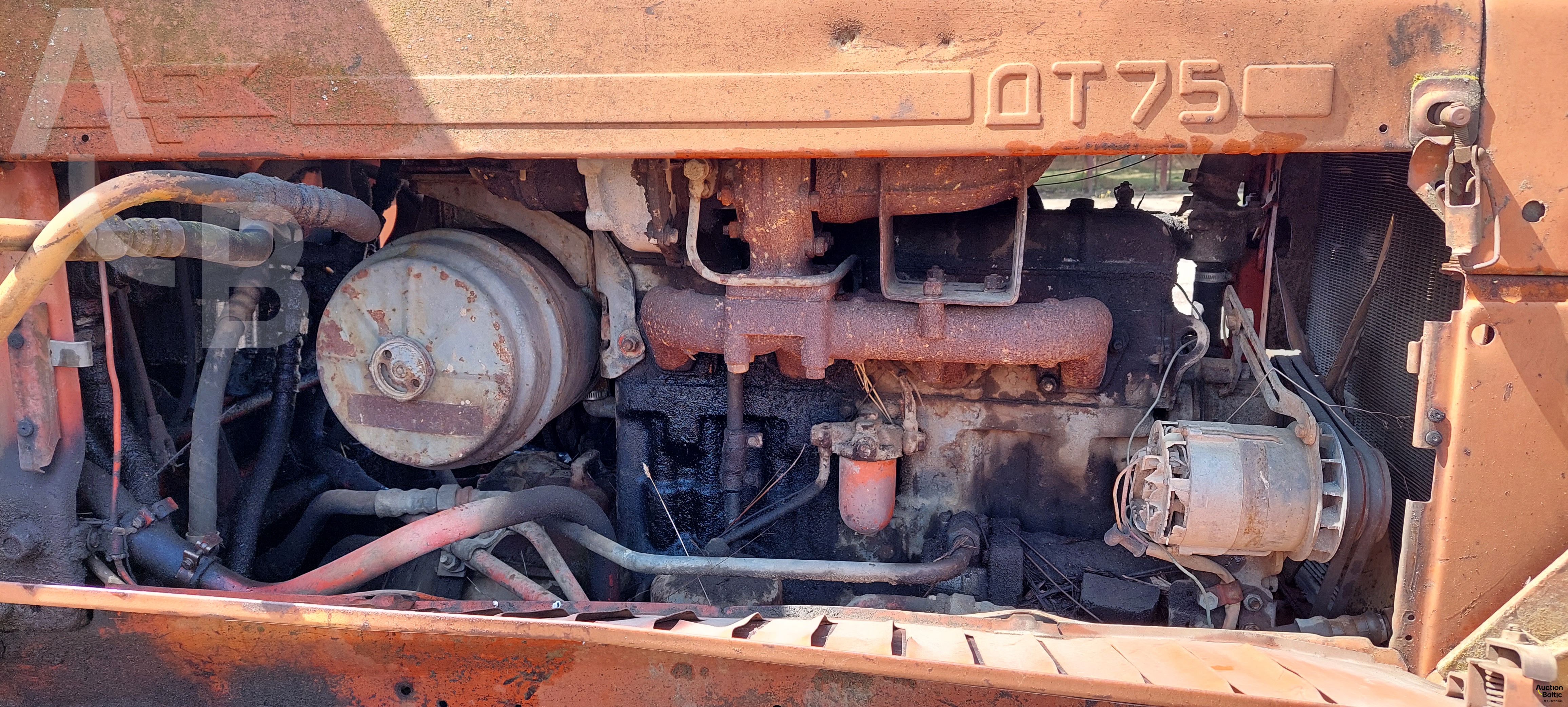 DT-75 with ditch cutting device (DT-75 su griovių pjovimo įrenginiu ...