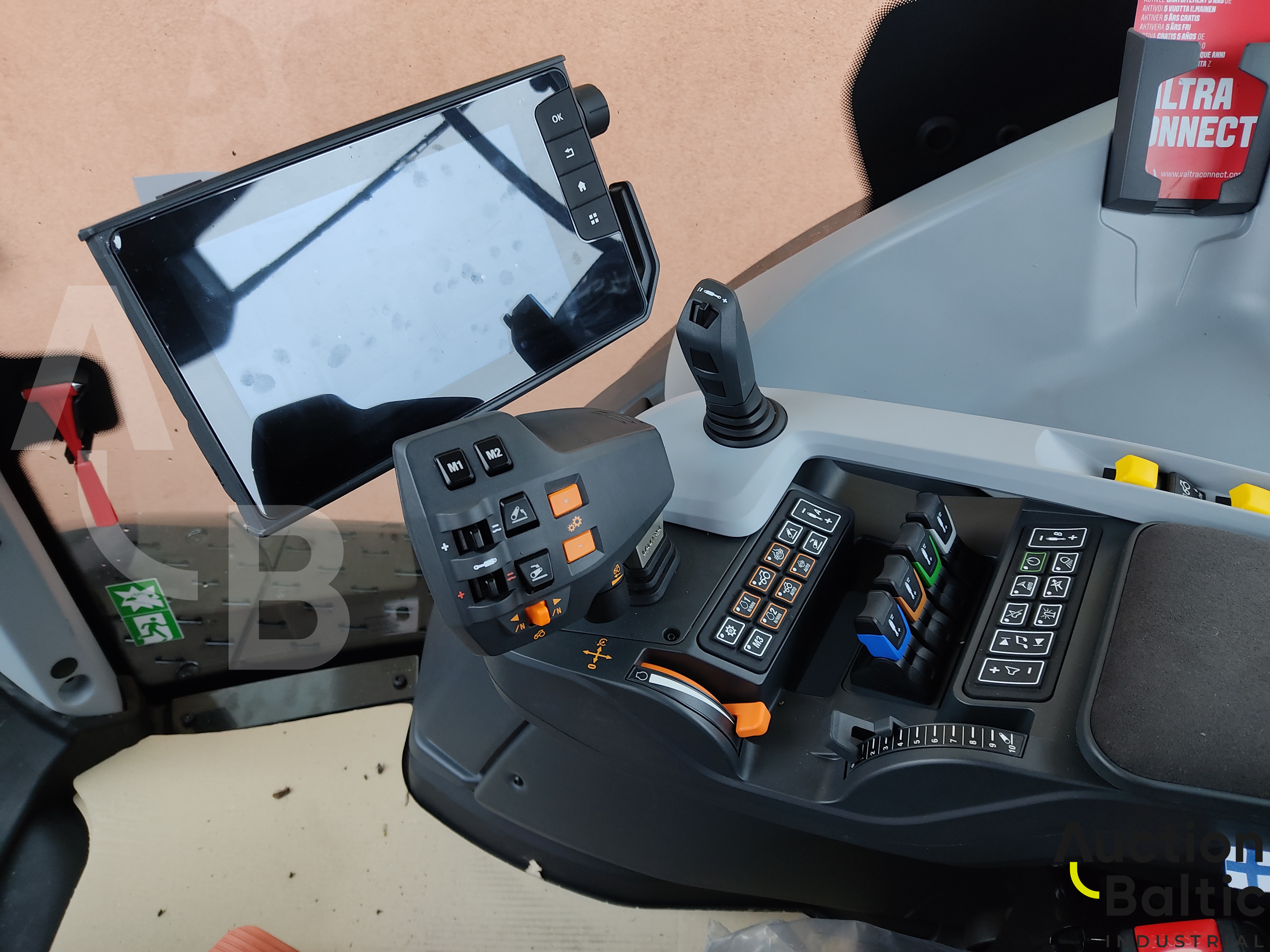 Valtra T215 » Auction Baltic